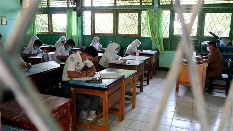 Daftar Sekolah SMA-SMK di SPMB Jawa Tengah 2025 dan Daya Tampung