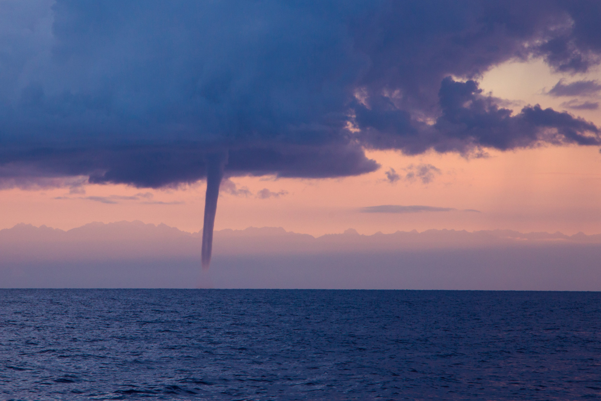 Vier personen om het leven gekomen door 'droog verdrinking'. Wat is dit ...