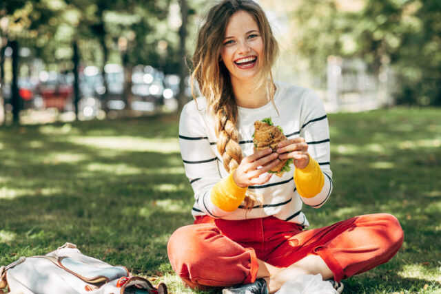 People who lack sophistication often think these 16 things are okay to ...