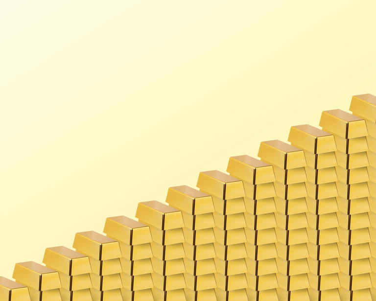 Goldman Sachs raises its year-end gold forecast to $3,300