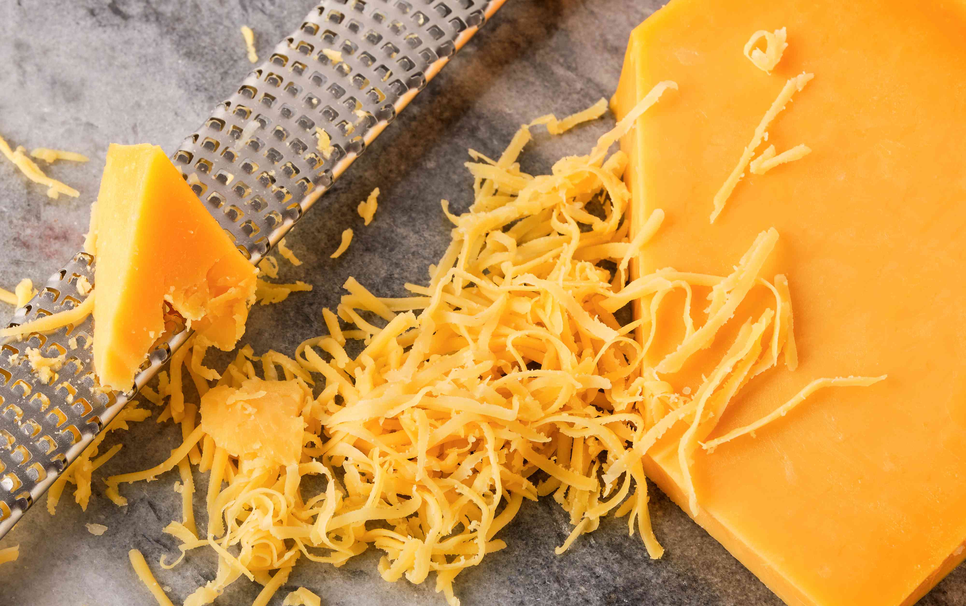 I Asked 5 Food Experts To Name the Best Cheddar Cheese—They All Said ...