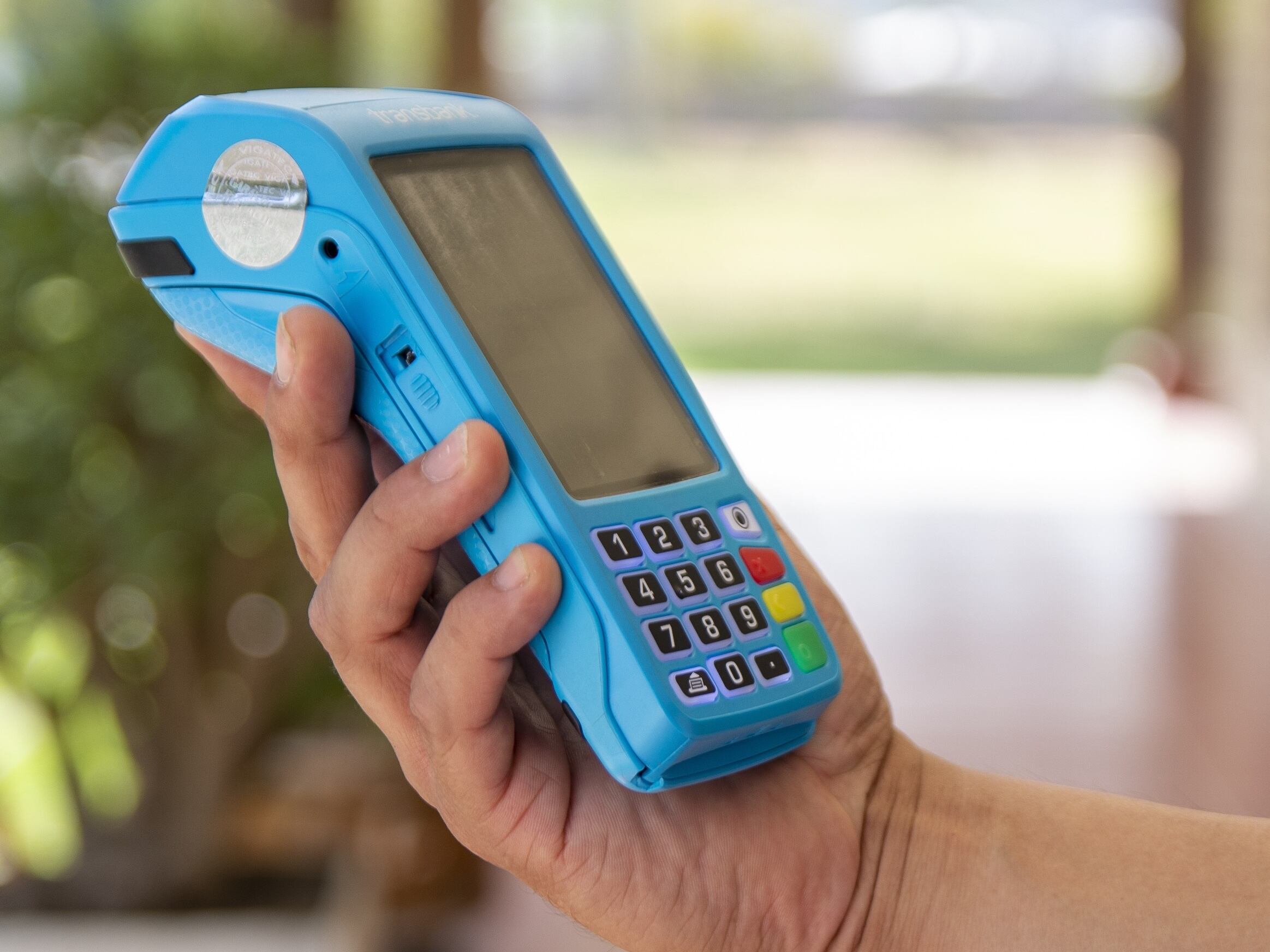 Hermanos Infeld presentarían oferta final por Transbank para la próxima ...