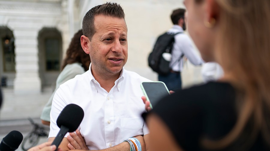 Moskowitz reads back GOP ‘mean tweets’ ahead of CR vote