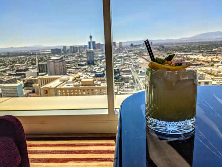 Las Vegas Packing List Essentials: What to Bring and What NOT to Bring ...