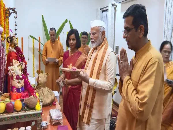 PM Modi attends Ganesh Puja at CJI Chandrachud's residence PM Modi attends Ganesh Puja at CJI Chandrachud's residence