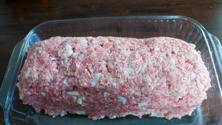 Meatloaf Is An Easy Dinner And This One Is Indeed Hearty - Hearty Meatloaf