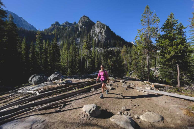 Hiking The Colchuck Lake Trail + Lake Stuart!