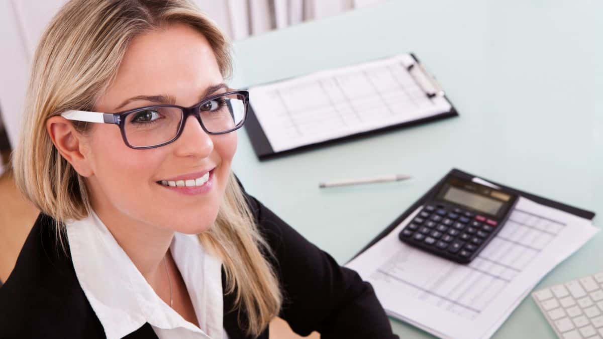 10 Jobs Quiet People Can Thrive In Without Stress
