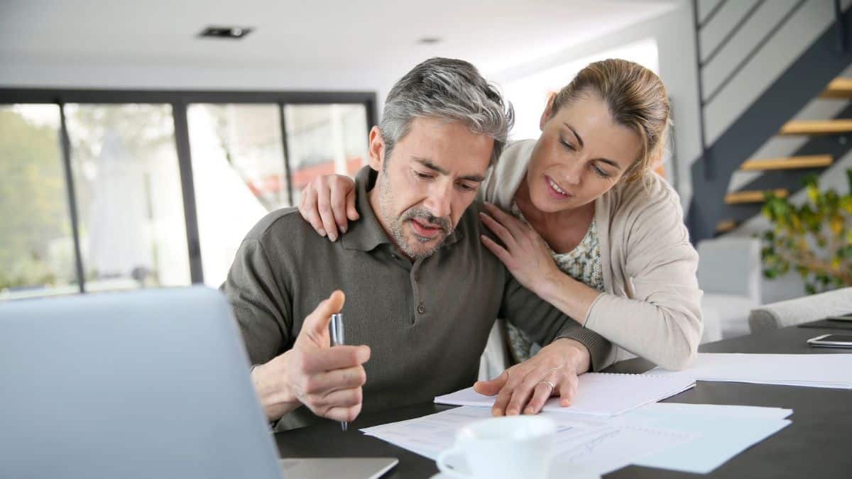 8 financial habits that help you reach big life goals