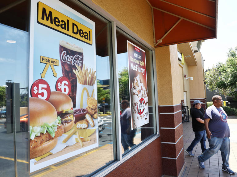 Diners say they're eating less at restaurants to save money. Spending ...