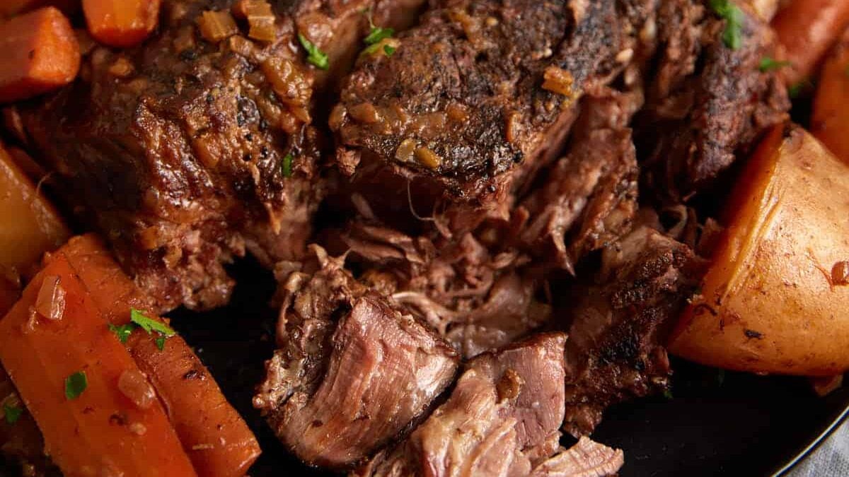 Lazy Cooking at Its Best: 10 Slow Cooker Dinners to Try