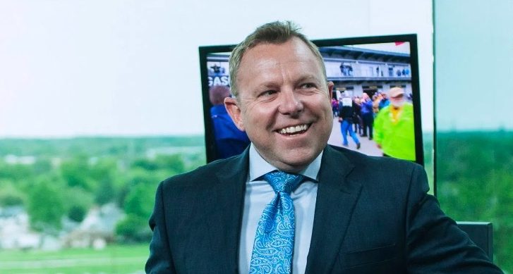 NASCAR announcer receives serious praise