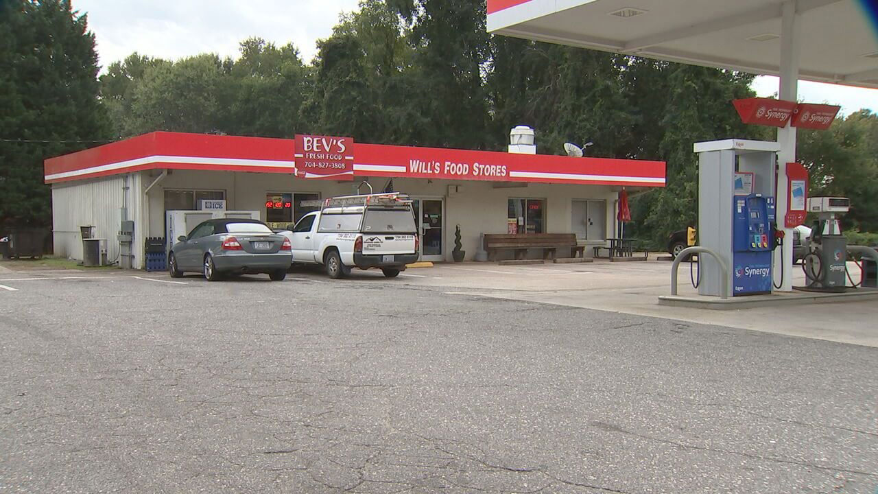 Customer shoots, kills armed robber at Gaston County food store Customer shoots, kills armed robber at Gaston County food store
