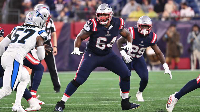 Patriots bench offensive lineman in the middle of battle vs. Titans Patriots bench offensive lineman in the middle of battle vs. Titans