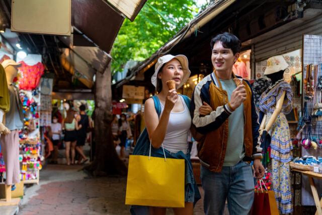14 Terrible Tourist Behaviours That Annoy The Locals