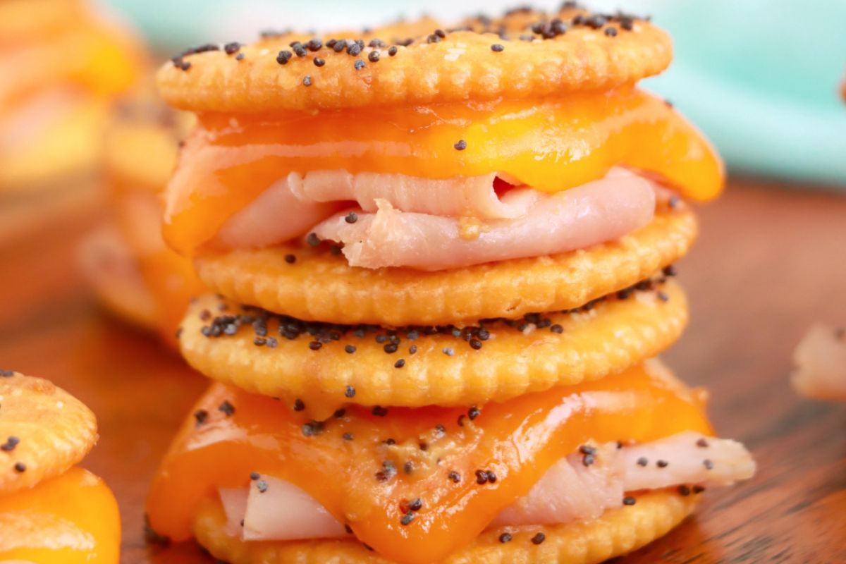 Grandma's Easy Recipes - 35 Dishes for Meals, Snacks, and Desserts