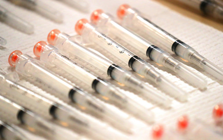 Do you need an updated COVID-19 vaccine? Here's what Wisconsin health ...