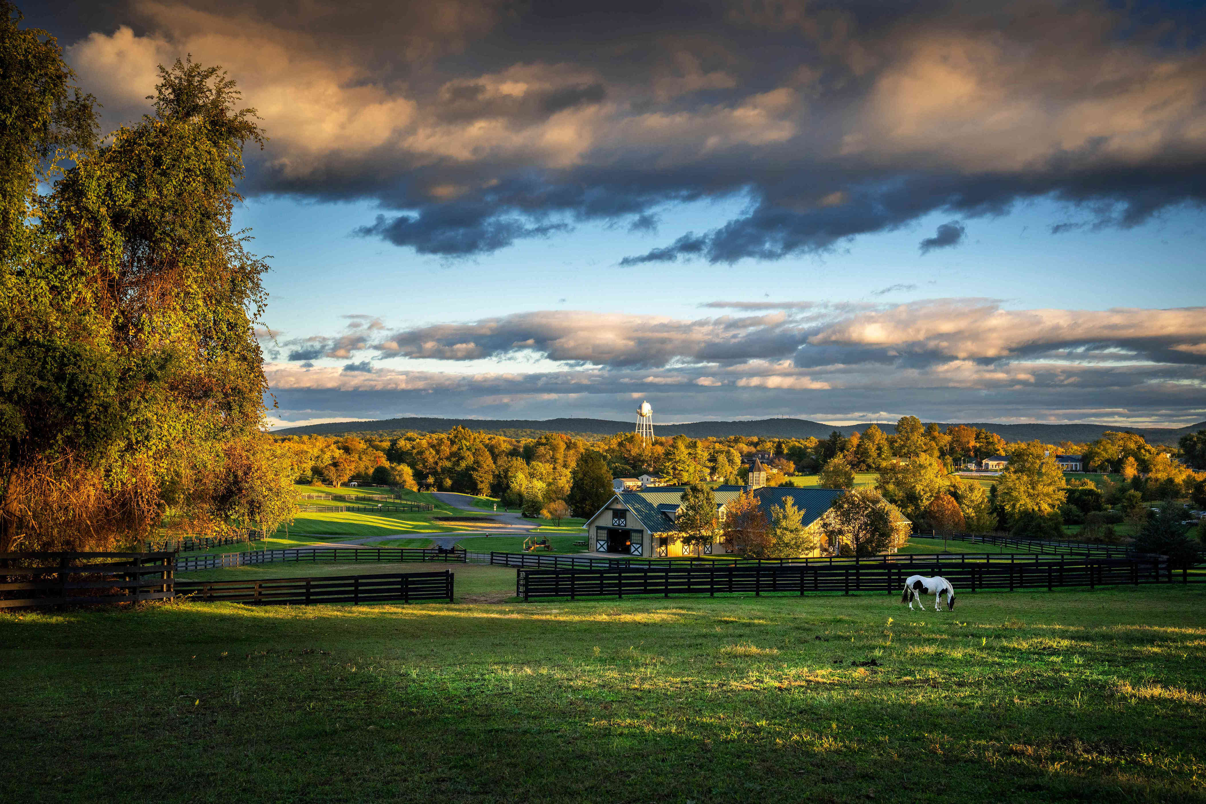 Virginia’s Most Picturesque Small Town Makes A Dreamy Fall Getaway