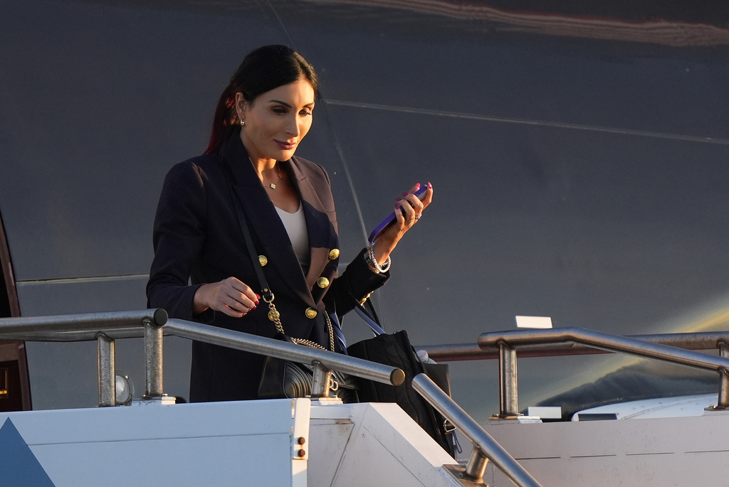 Trump Applauds ‘Patriot’ Laura Loomer as Her Loyalty Purge Moves on to ...