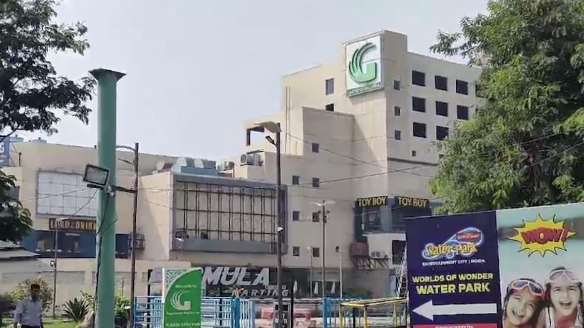 3 men open fire inside Noida mall parking lot after bar fight, arrested 3 men open fire inside Noida mall parking lot after bar fight, arrested