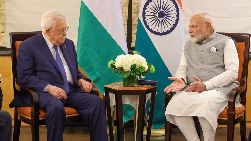 PM Modi meets Palestinian President Mahmoud Abbas in New York; voices ... PM Modi meets Palestinian President Mahmoud Abbas in New York; voices ...