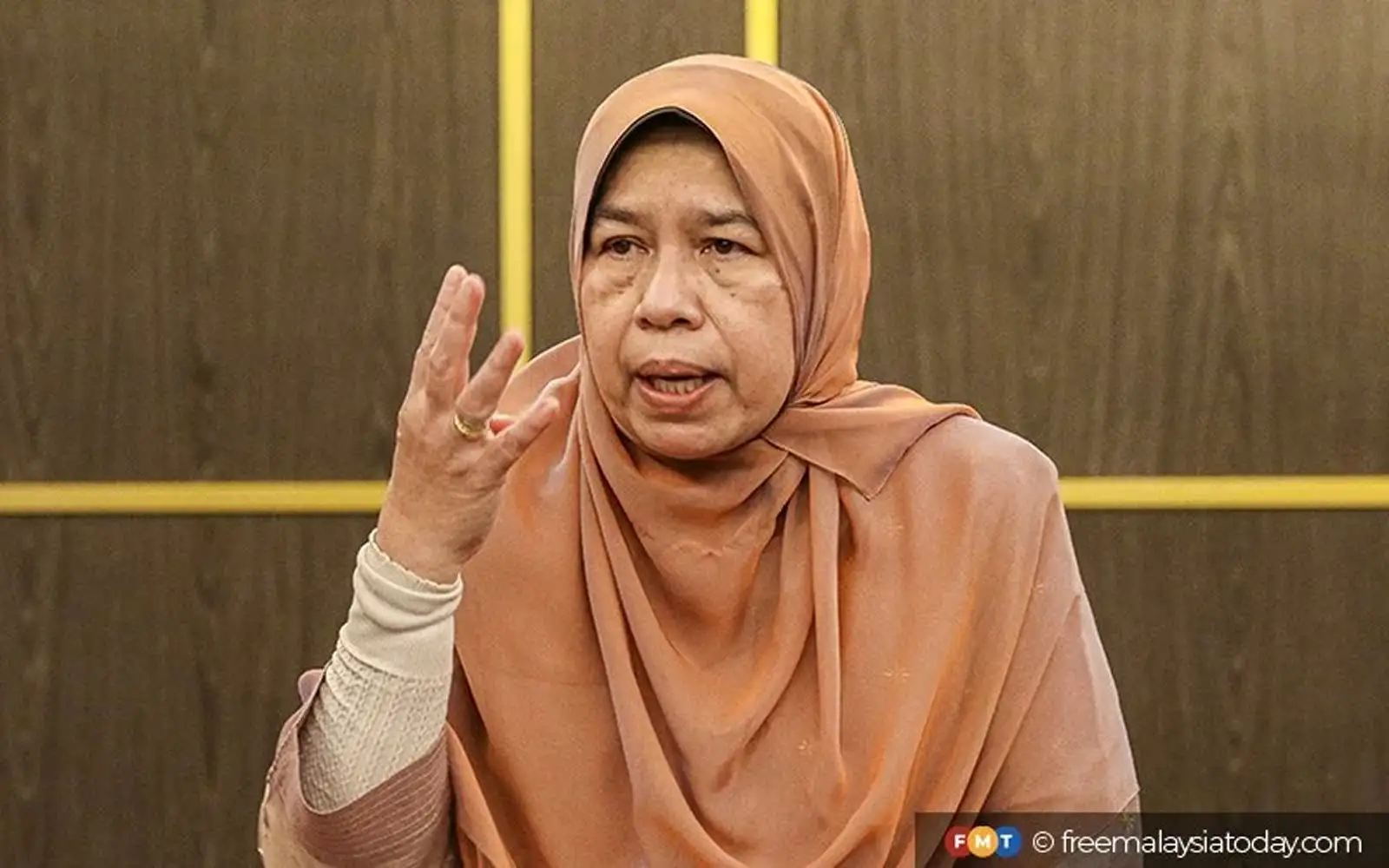 Zuraida moves to set aside Federal Court leave in PKR bond case