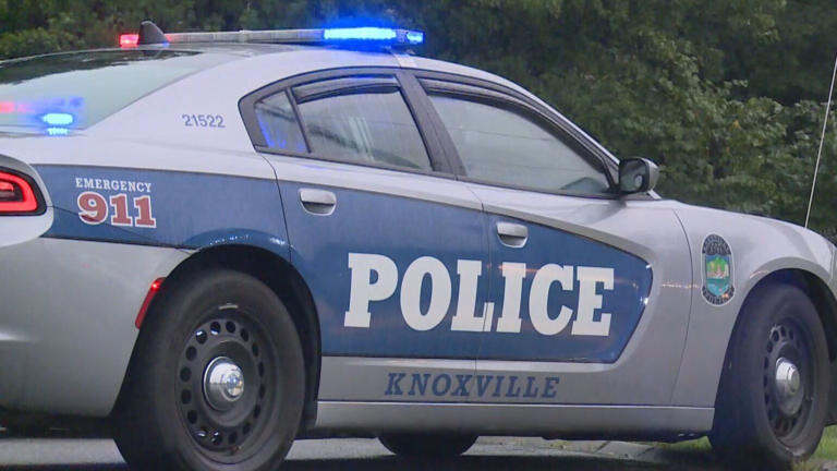 Knoxville police investigating after body found behind West Knoxville home Knoxville police investigating after body found behind West Knoxville home