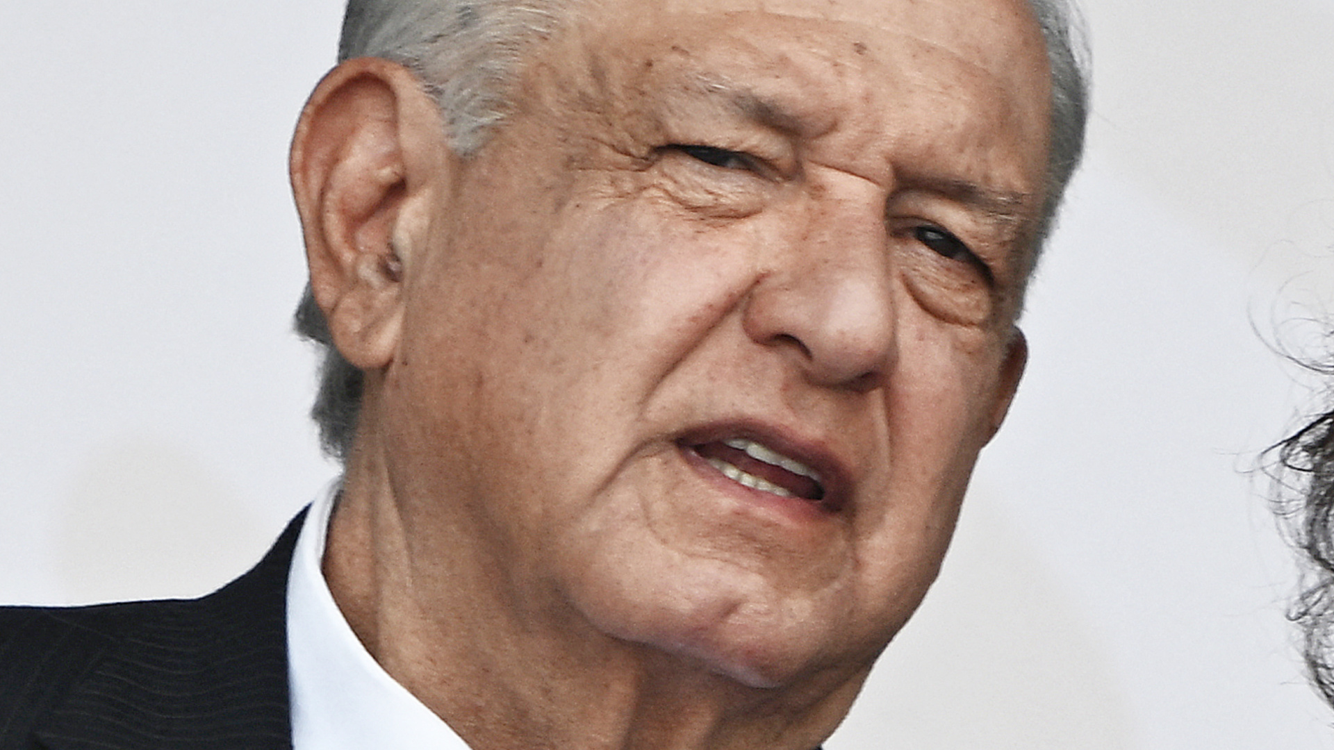 Step-by-step guide to escaping a sinking car before it’s too late