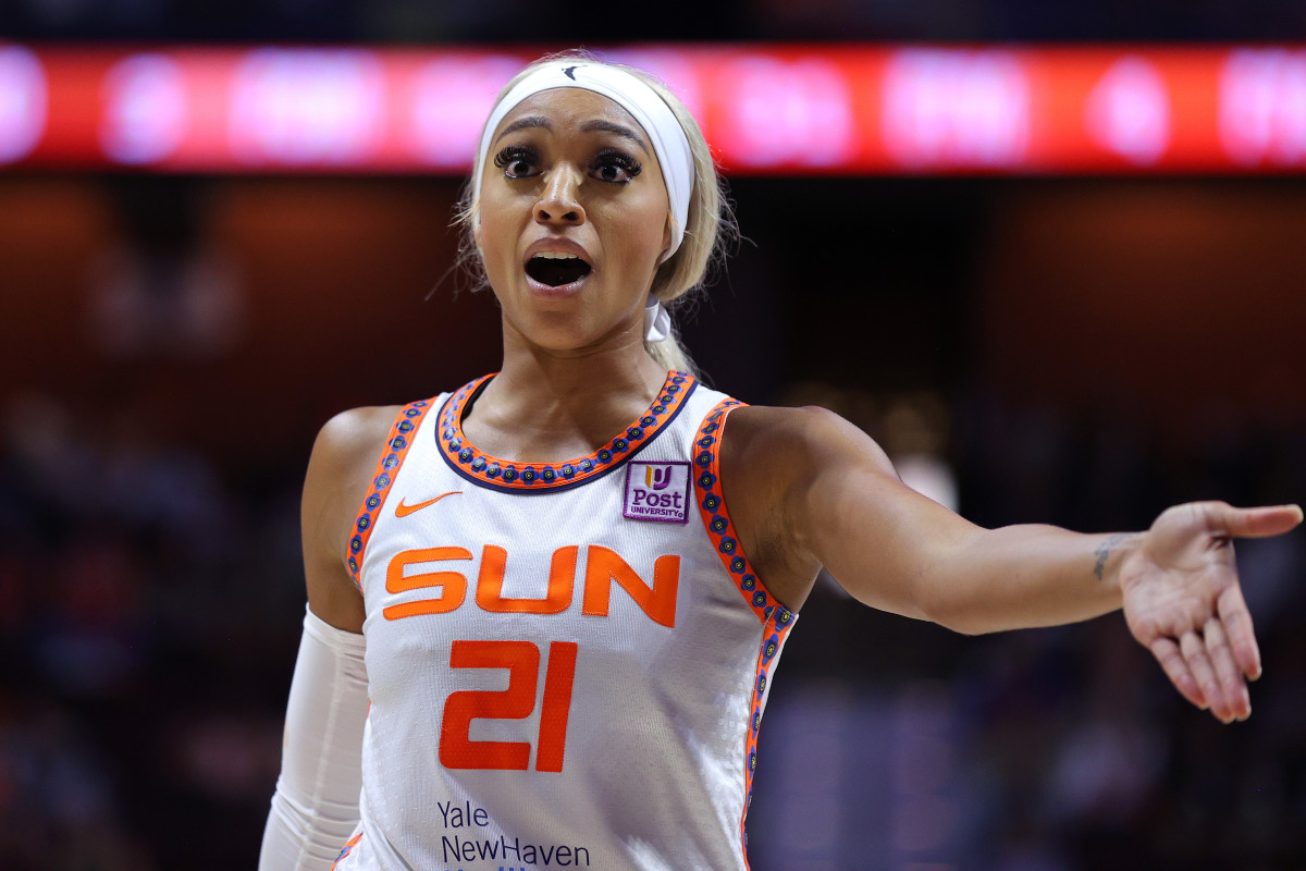WNBA Star Flaunted Anti-Trump Outfit Before Friday's Unrivaled Game
