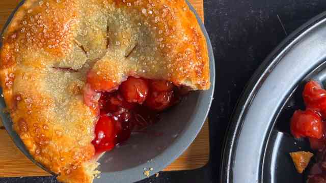 Quick and Cozy: The Perfect Single-Serve Cherry Pie