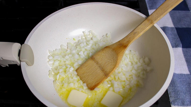 Your Whole Family Will Love This Old-fashioned Chicken Pot Pie ...