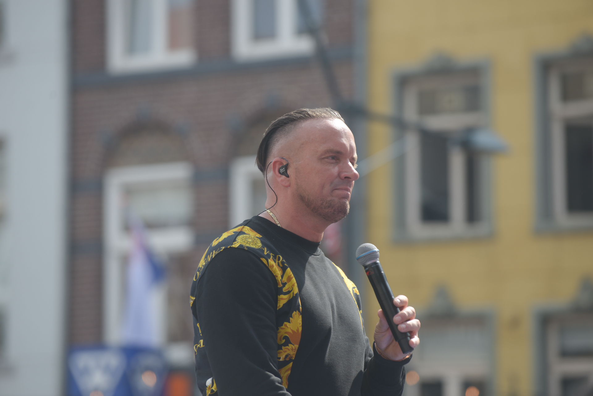 Frank van Etten tikt pers op de vingers