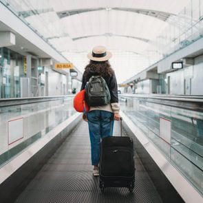 How to use a flight price tracker to get the best airfare