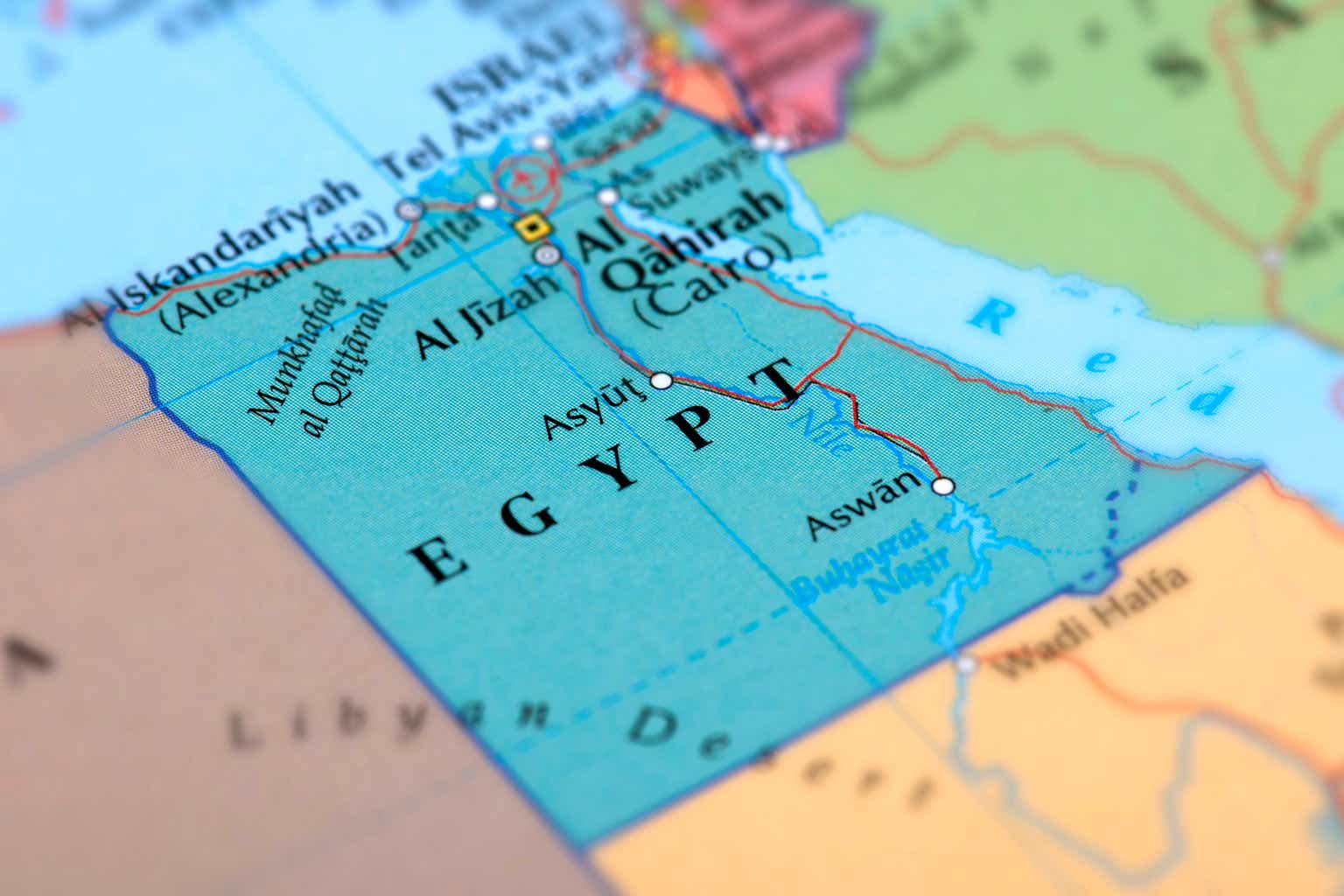 Egypt signs $1.8B renewable energy deals to expand solar, storage capacity