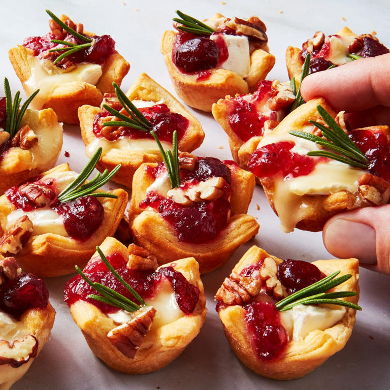 Cranberry Brie Bites Are The Ultimate Last-Minute Holiday Appetizer