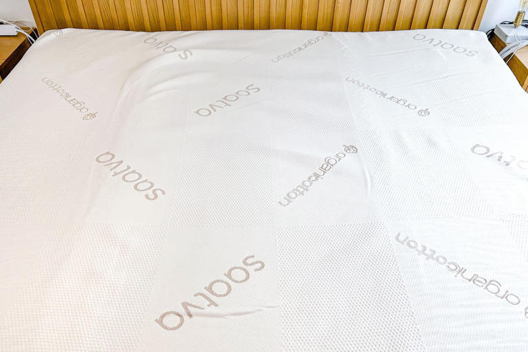 Saatva graphite memory foam mattress topper review: It immediately ...