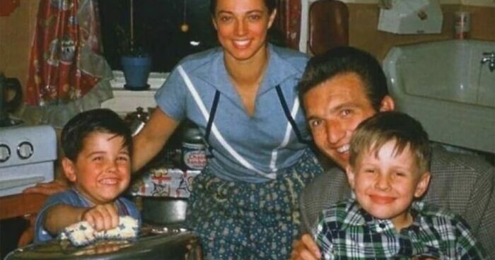 Over 1M People Follow This Page To Get Their Daily Dose Of History ...