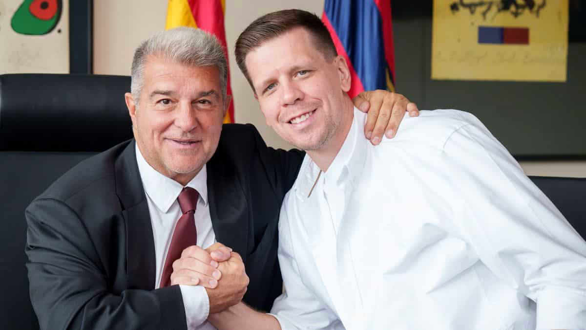 Barcelona sign free agent Wojciech Szczesny as Polish goalkeeper comes ... Barcelona sign free agent Wojciech Szczesny as Polish goalkeeper comes ...