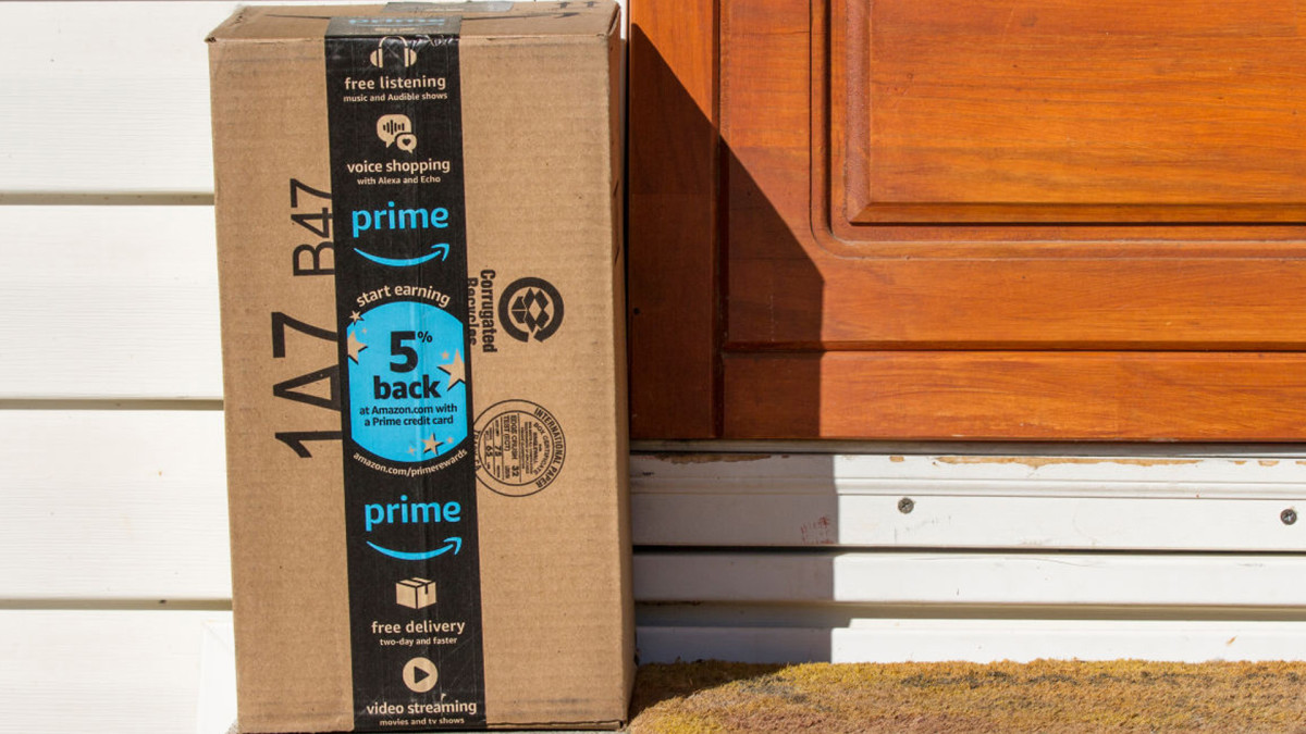 Amazon is selling a 'sleek' $2,400 HP desktop computer for $680, and it ...