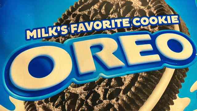 Do Oreos have peanuts? Find out