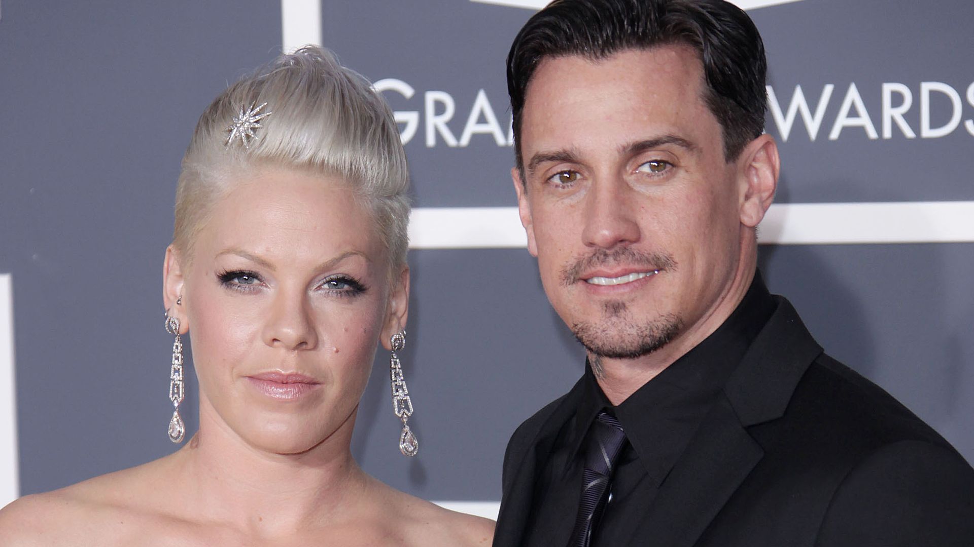 Pink's husband Carey Hart talks injury that left her 'white as a ghost ...