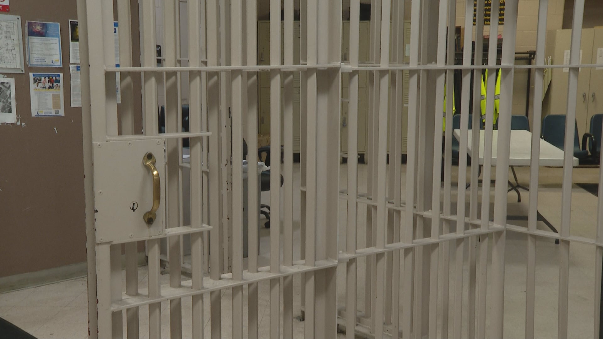 Convicted felon sentenced to prison after he admitted to shooting at St ...