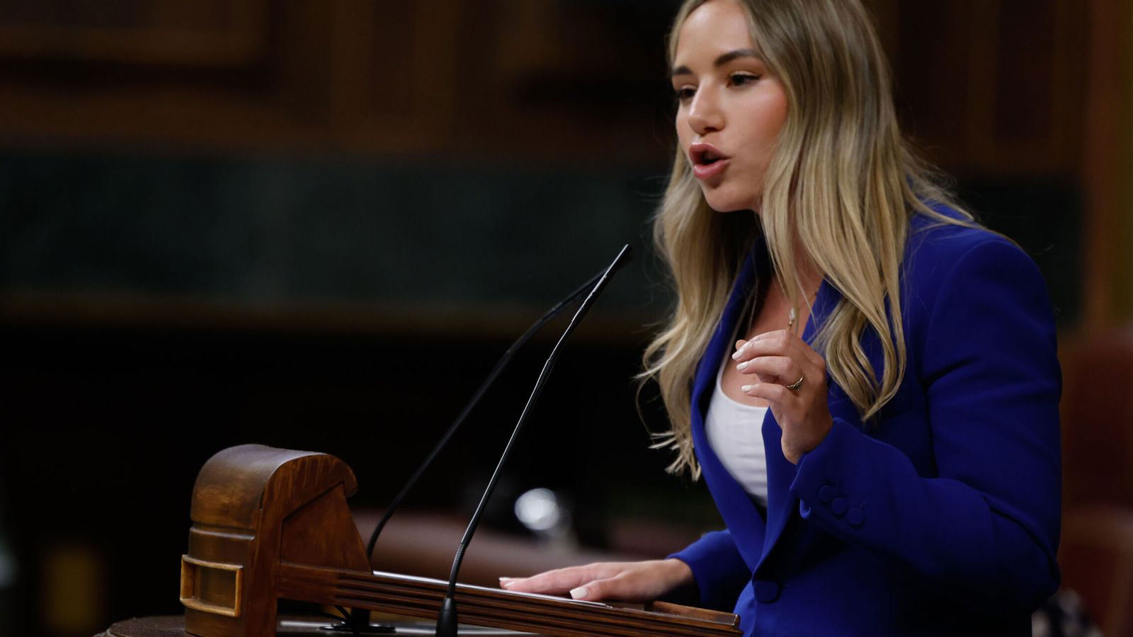 Diputadas y senadoras del PP denuncian cartas con insultos machistas y ... Diputadas y senadoras del PP denuncian cartas con insultos machistas y ...