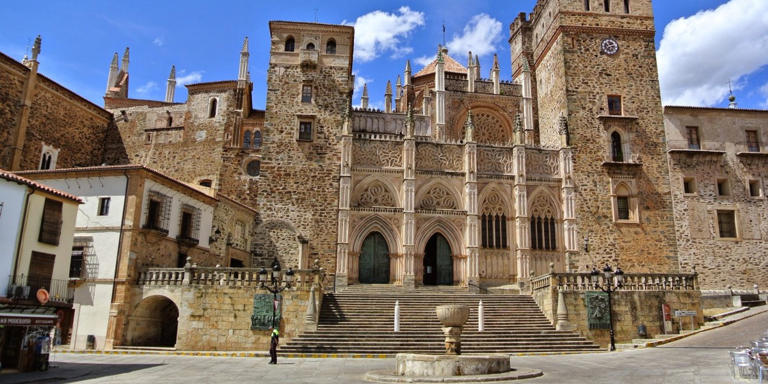 ¿Dónde vive Felipe González? La residencia del expresidente del Gobierno