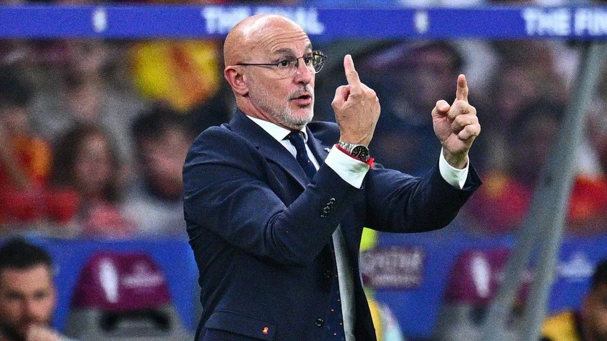 La respuesta de De la Fuente a la pitada al himno: "Hay que educar a la ...