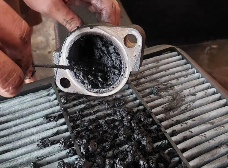 Ternyata Begini Cirinya Ruang Bakar Mesin Motor Sudah Banyak Kerak