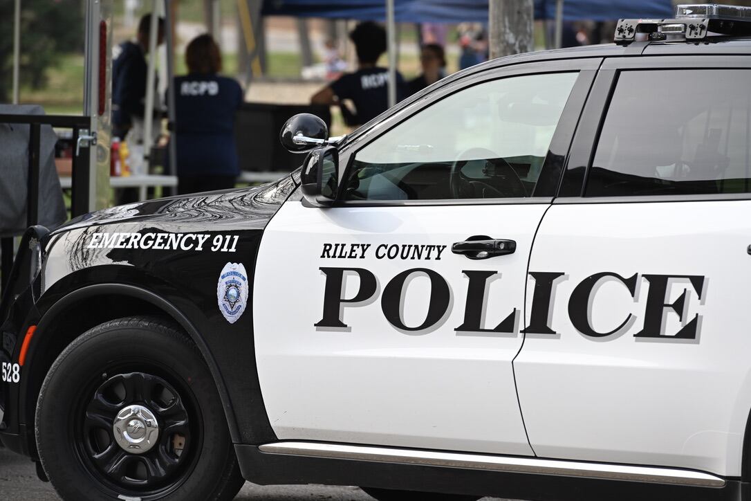 Riley County police investigating numerous vehicle burglaries in Manhattan