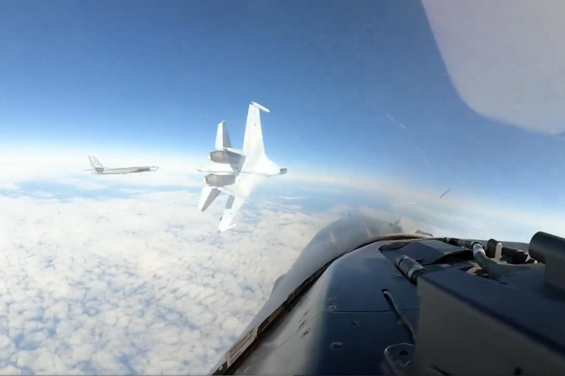 Remember when a Russian jet almost rammed into an American fighter ...