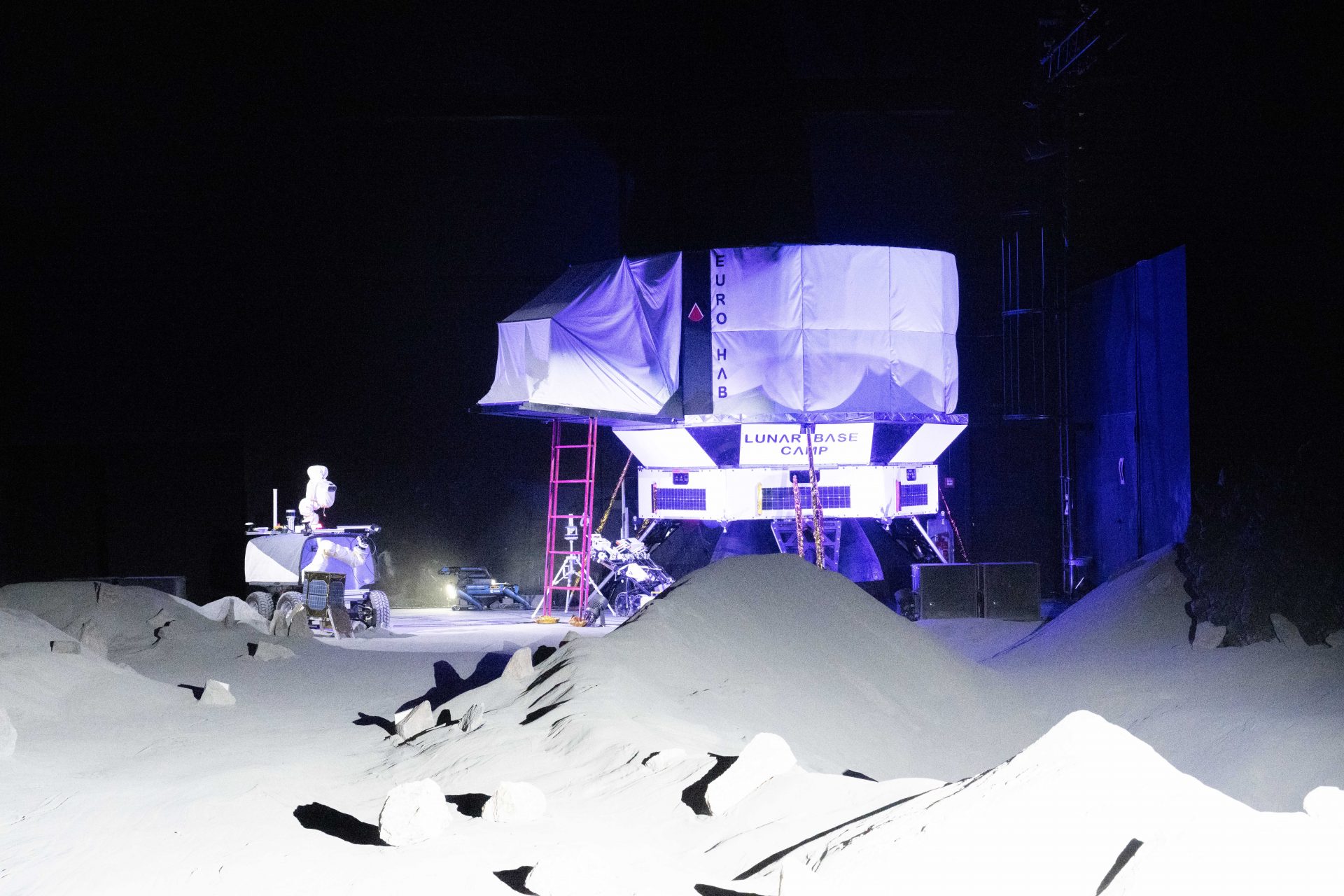 Luna : un centre d'entraînement qui simule les conditions de la Lune en ...