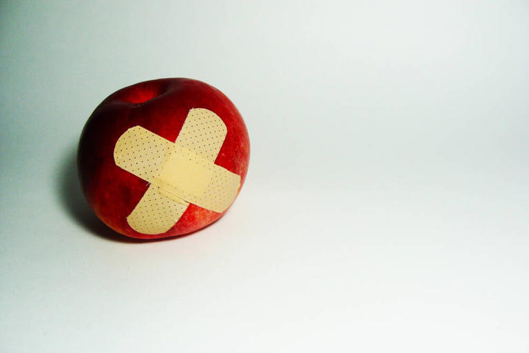 Apple belatedly patches actively exploited bugs in older OSes